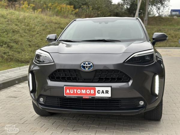 Pelēks Toyota Yaris Cross 2022 Viļņa, ar dzinēja tilpumu 1.50 L un nobraukumu 146 tūkst. km par 20700 €, foto 2 vietnē AUTOMOTO.COM.LV