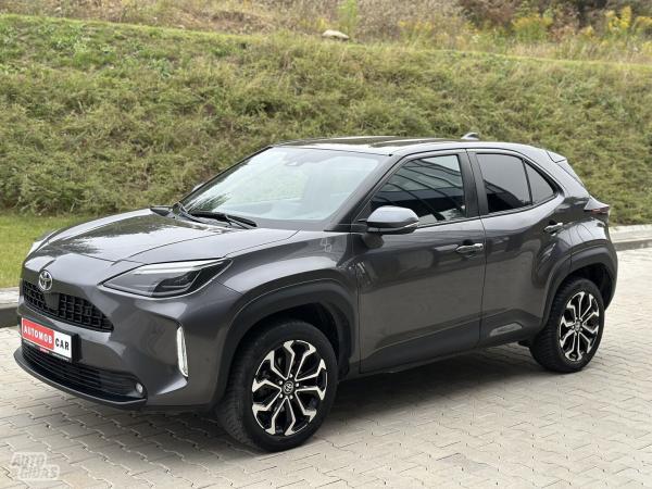 Pelēks Toyota Yaris Cross 2022 Viļņa, ar dzinēja tilpumu 1.50 L un nobraukumu 146 tūkst. km par 20700 €, foto 4 vietnē AUTOMOTO.COM.LV