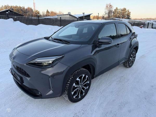 Pelēks Toyota Yaris Cross 2022 Viļņa, ar dzinēja tilpumu 1.49 L un nobraukumu 146 tūkst. km par 20450 €, foto 3 vietnē AUTOMOTO.COM.LV