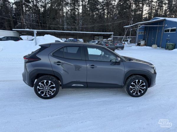 Pelēks Toyota Yaris Cross 2022 Viļņa, ar dzinēja tilpumu 1.50 L un nobraukumu 146 tūkst. km par 20350 €, foto 8 vietnē AUTOMOTO.COM.LV
