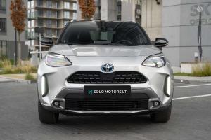 Pelēks Toyota Yaris Cross 2022 Viļņa, ar dzinēja tilpumu 1.49 L un nobraukumu 28 tūkst. km par 23950 €, foto  vietnē AUTOMOTO.COM.LV