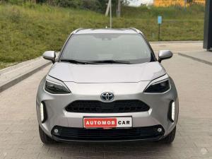 Серый Тойота Yaris Cross 2022 в Вильнюс, объемом двигателя 1.49 л и пробегом 64 тыс. км за 21450 €, фото 3 на AUTOMOTO.COM.LV