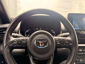 Серый Тойота Yaris Cross 2022 в Вильнюс, объемом двигателя 1.49 л и пробегом 64 тыс. км за 21450 €, фото 30 на AUTOMOTO.COM.LV