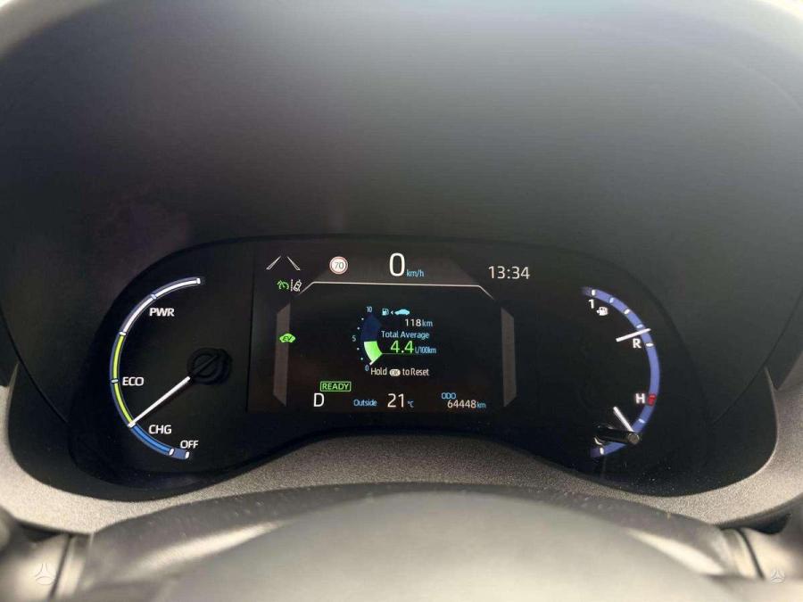 Серый Тойота Yaris Cross 2022 в Вильнюс, объемом двигателя 1.49 л и пробегом 64 тыс. км за 21450 €, фото 33 на AUTOMOTO.COM.LV