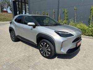 Grey Toyota Yaris Cross 2022 in Vilnius, with an engine capacity of 1.49 L and mileage of 99 thousand km for 20450 €, photo 3 on AUTOMOTO.COM.LV