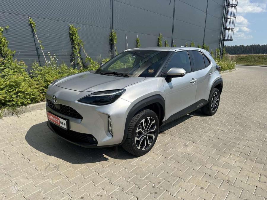 Grey Toyota Yaris Cross 2022 in Vilnius, with an engine capacity of 1.49 L and mileage of 99 thousand km for 20450 €, photo 6 on AUTOMOTO.COM.LV