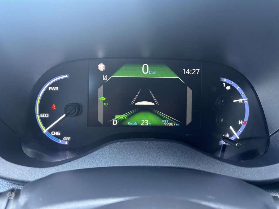 Grey Toyota Yaris Cross 2022 in Vilnius, with an engine capacity of 1.49 L and mileage of 99 thousand km for 20450 €, photo 19 on AUTOMOTO.COM.LV