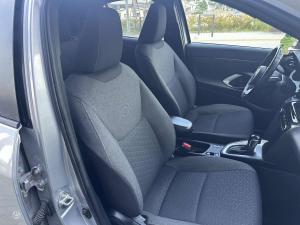 Grey Toyota Yaris Cross 2022 in Vilnius, with an engine capacity of 1.49 L and mileage of 99 thousand km for 20450 €, photo 35 on AUTOMOTO.COM.LV