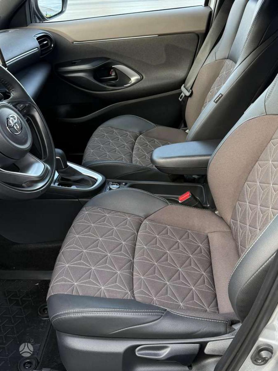 Pelēks Toyota Yaris Cross 2022 Kauņa, ar dzinēja tilpumu 1.49 L un nobraukumu 46 tūkst. km par 21899 €, foto 26 vietnē AUTOMOTO.COM.LV