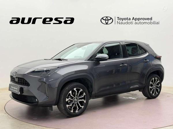 Pelēks Toyota Yaris Cross 2022 Panevēža, ar dzinēja tilpumu 1.49 L un nobraukumu 54 tūkst. km par 21990 €, foto 1 vietnē AUTOMOTO.COM.LV