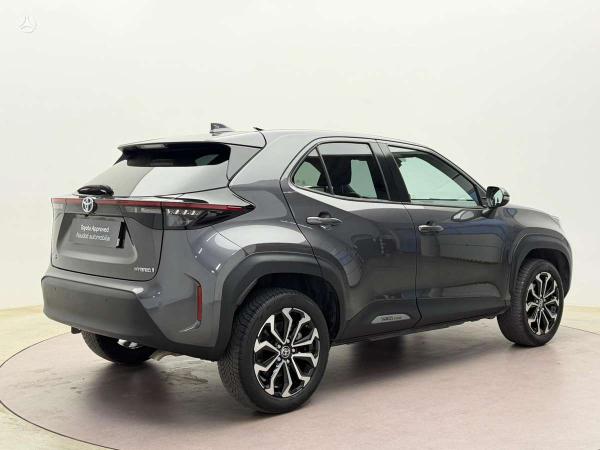 Pelēks Toyota Yaris Cross 2022 Panevēža, ar dzinēja tilpumu 1.49 L un nobraukumu 54 tūkst. km par 21990 €, foto 8 vietnē AUTOMOTO.COM.LV