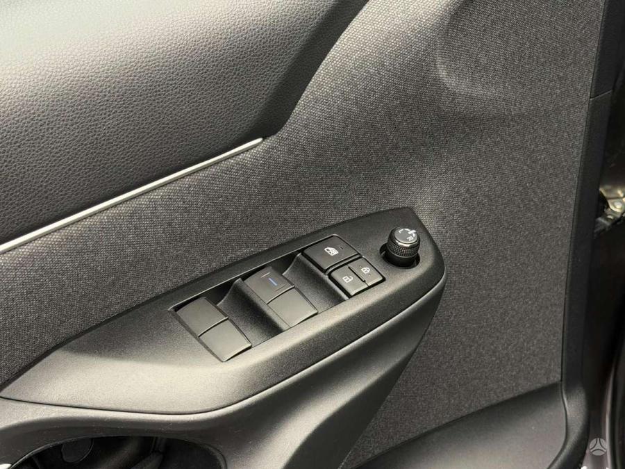 Pelēks Toyota Yaris Cross 2022 Panevēža, ar dzinēja tilpumu 1.49 L un nobraukumu 54 tūkst. km par 21990 €, foto 11 vietnē AUTOMOTO.COM.LV