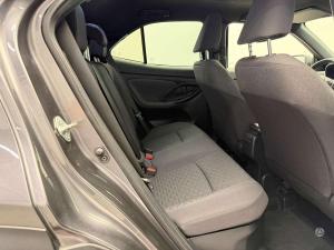 Pelēks Toyota Yaris Cross 2022 Panevēža, ar dzinēja tilpumu 1.49 L un nobraukumu 54 tūkst. km par 21990 €, foto 15 vietnē AUTOMOTO.COM.LV