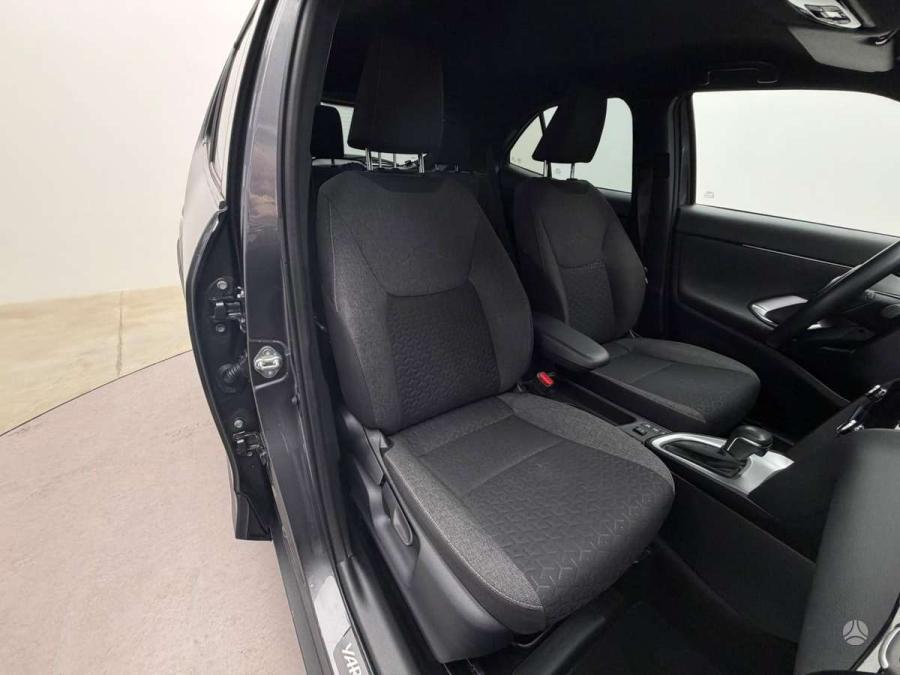 Pelēks Toyota Yaris Cross 2022 Panevēža, ar dzinēja tilpumu 1.49 L un nobraukumu 54 tūkst. km par 21990 €, foto 17 vietnē AUTOMOTO.COM.LV