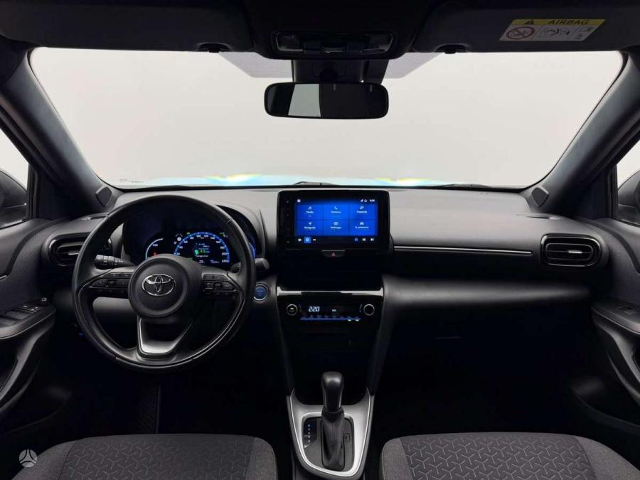 Pelēks Toyota Yaris Cross 2022 Panevēža, ar dzinēja tilpumu 1.49 L un nobraukumu 54 tūkst. km par 21990 €, foto 19 vietnē AUTOMOTO.COM.LV