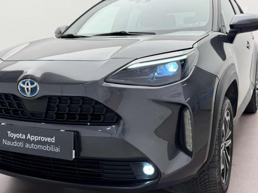 Pelēks Toyota Yaris Cross 2022 Panevēža, ar dzinēja tilpumu 1.49 L un nobraukumu 54 tūkst. km par 21990 €, foto 37 vietnē AUTOMOTO.COM.LV