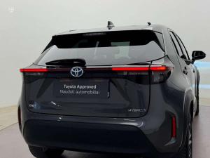 Pelēks Toyota Yaris Cross 2022 Panevēža, ar dzinēja tilpumu 1.49 L un nobraukumu 54 tūkst. km par 21990 €, foto 38 vietnē AUTOMOTO.COM.LV