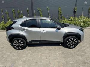 Pelēks Toyota Yaris Cross 2022 Viļņa, ar dzinēja tilpumu 1.49 L un nobraukumu 99 tūkst. km par 20950 €, foto 7 vietnē AUTOMOTO.COM.LV