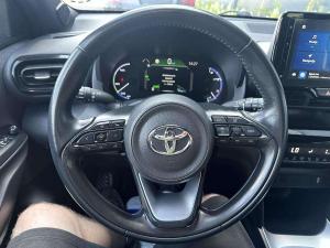 Pelēks Toyota Yaris Cross 2022 Viļņa, ar dzinēja tilpumu 1.49 L un nobraukumu 99 tūkst. km par 20950 €, foto 16 vietnē AUTOMOTO.COM.LV