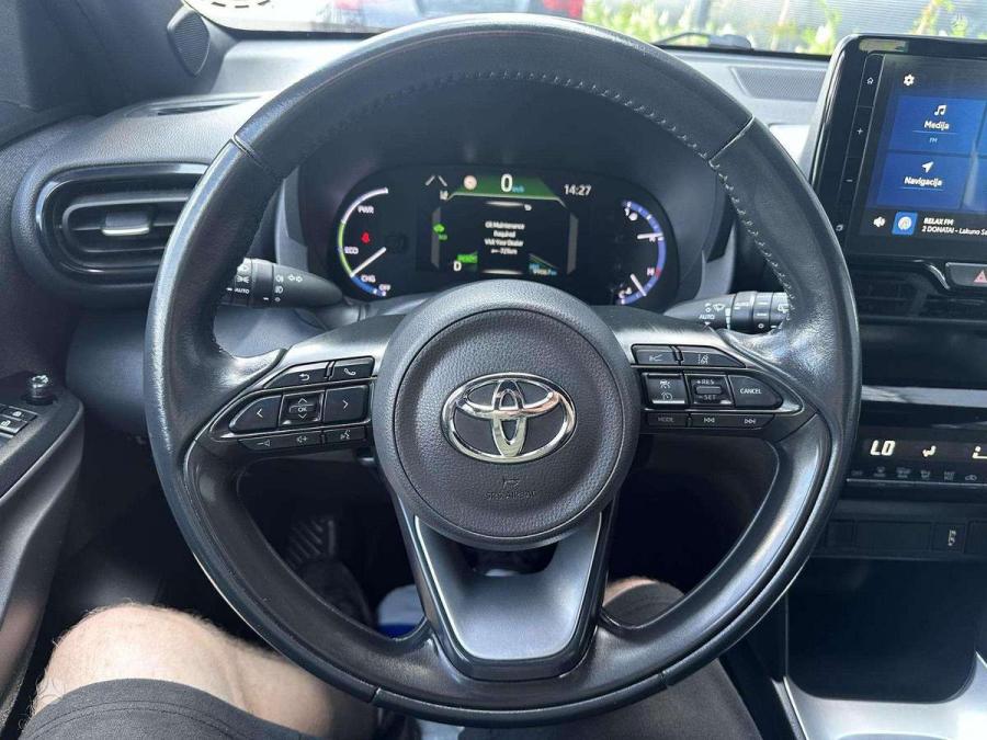 Pelēks Toyota Yaris Cross 2022 Viļņa, ar dzinēja tilpumu 1.49 L un nobraukumu 99 tūkst. km par 20950 €, foto 16 vietnē AUTOMOTO.COM.LV