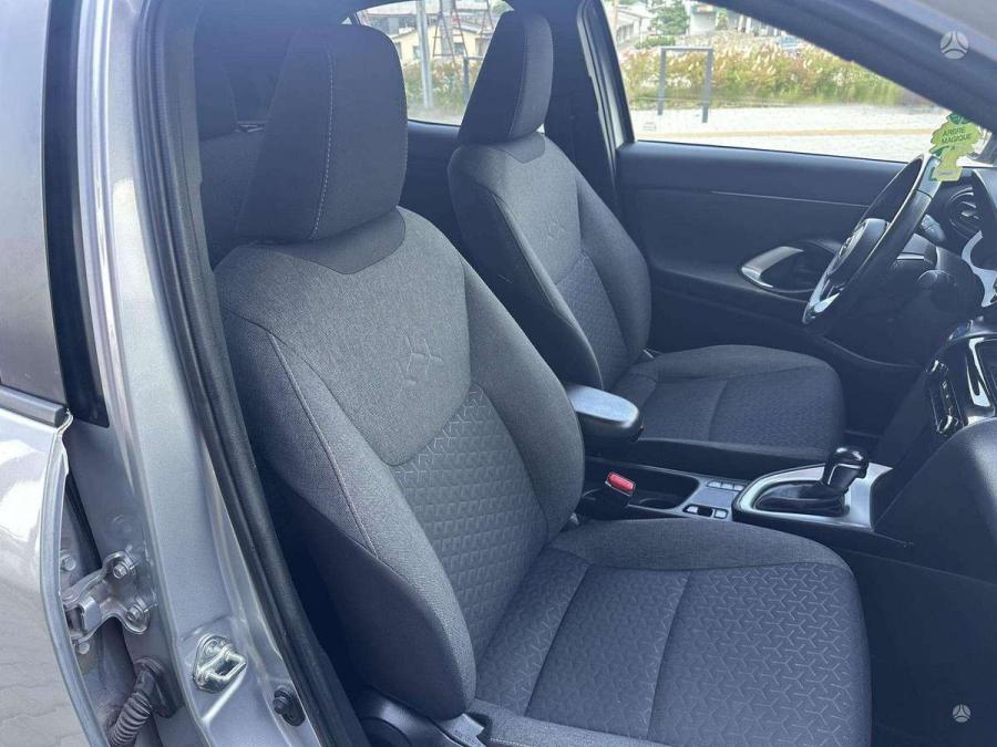 Pelēks Toyota Yaris Cross 2022 Viļņa, ar dzinēja tilpumu 1.49 L un nobraukumu 99 tūkst. km par 20950 €, foto 35 vietnē AUTOMOTO.COM.LV