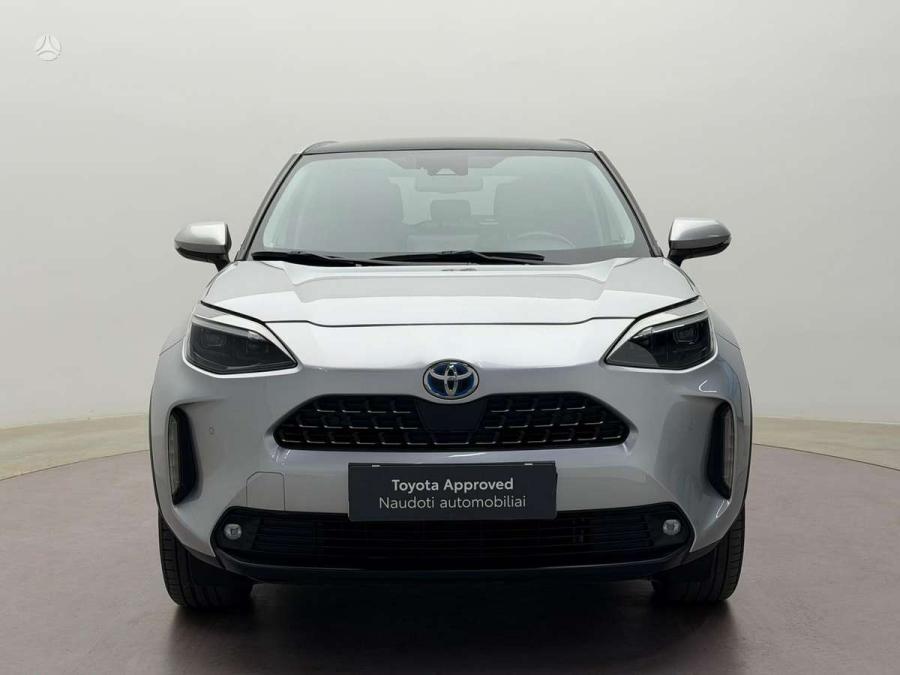 Pelēks Toyota Yaris Cross 2022 Panevēža, ar dzinēja tilpumu 1.49 L un nobraukumu 92 tūkst. km par 22990 €, foto 3 vietnē AUTOMOTO.COM.LV