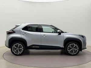 Pelēks Toyota Yaris Cross 2022 Panevēža, ar dzinēja tilpumu 1.49 L un nobraukumu 92 tūkst. km par 22990 €, foto 5 vietnē AUTOMOTO.COM.LV