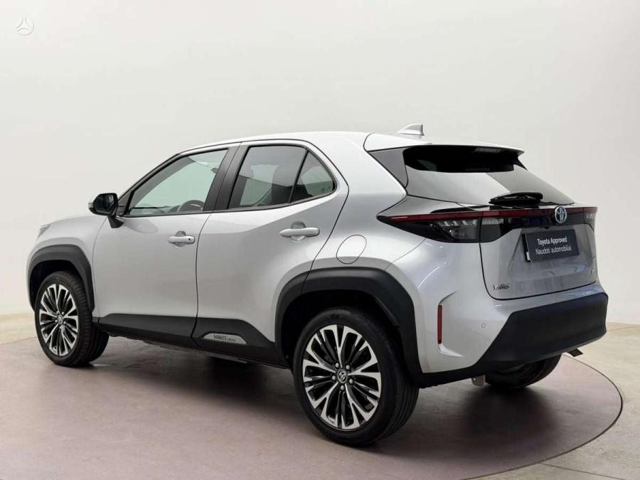 Pelēks Toyota Yaris Cross 2022 Panevēža, ar dzinēja tilpumu 1.49 L un nobraukumu 92 tūkst. km par 22990 €, foto 7 vietnē AUTOMOTO.COM.LV