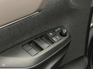 Pelēks Toyota Yaris Cross 2022 Panevēža, ar dzinēja tilpumu 1.49 L un nobraukumu 92 tūkst. km par 22990 €, foto 11 vietnē AUTOMOTO.COM.LV