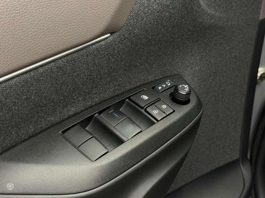 Pelēks Toyota Yaris Cross 2022 Panevēža, ar dzinēja tilpumu 1.49 L un nobraukumu 92 tūkst. km par 22990 €, foto 11 vietnē AUTOMOTO.COM.LV
