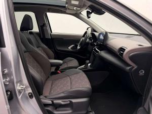 Pelēks Toyota Yaris Cross 2022 Panevēža, ar dzinēja tilpumu 1.49 L un nobraukumu 92 tūkst. km par 22990 €, foto 16 vietnē AUTOMOTO.COM.LV