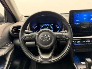 Pelēks Toyota Yaris Cross 2022 Panevēža, ar dzinēja tilpumu 1.49 L un nobraukumu 92 tūkst. km par 22990 €, foto 20 vietnē AUTOMOTO.COM.LV