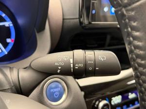 Pelēks Toyota Yaris Cross 2022 Panevēža, ar dzinēja tilpumu 1.49 L un nobraukumu 92 tūkst. km par 22990 €, foto 24 vietnē AUTOMOTO.COM.LV
