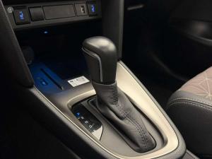 Pelēks Toyota Yaris Cross 2022 Panevēža, ar dzinēja tilpumu 1.49 L un nobraukumu 92 tūkst. km par 22990 €, foto 34 vietnē AUTOMOTO.COM.LV