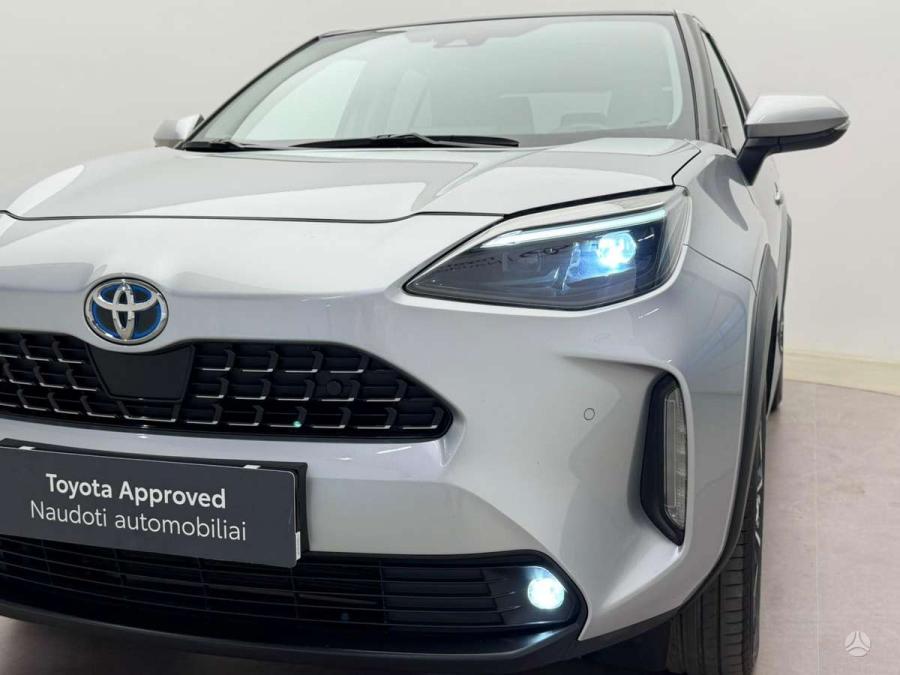 Pelēks Toyota Yaris Cross 2022 Panevēža, ar dzinēja tilpumu 1.49 L un nobraukumu 92 tūkst. km par 22990 €, foto 40 vietnē AUTOMOTO.COM.LV