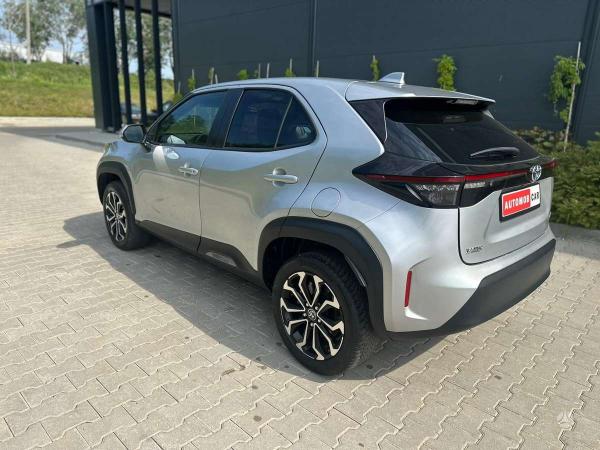 Серый Тойота Yaris Cross 2022 в Вильнюс, объемом двигателя 1.49 л и пробегом 99 тыс. км за 20950 €, фото 9 на AUTOMOTO.COM.LV