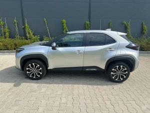 Pelēks Toyota Yaris Cross 2022 Viļņa, ar dzinēja tilpumu 1.49 L un nobraukumu 99 tūkst. km par 20950 €, foto 13 vietnē AUTOMOTO.COM.LV