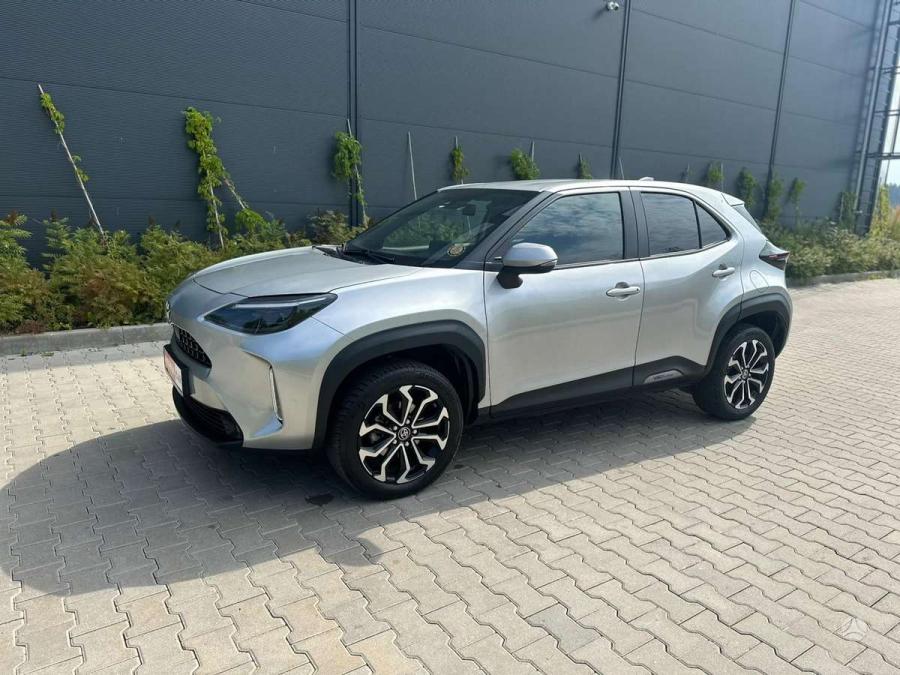 Pelēks Toyota Yaris Cross 2022 Viļņa, ar dzinēja tilpumu 1.49 L un nobraukumu 99 tūkst. km par 20950 €, foto 16 vietnē AUTOMOTO.COM.LV