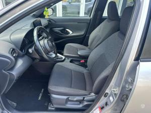 Pelēks Toyota Yaris Cross 2022 Viļņa, ar dzinēja tilpumu 1.49 L un nobraukumu 99 tūkst. km par 20950 €, foto 31 vietnē AUTOMOTO.COM.LV