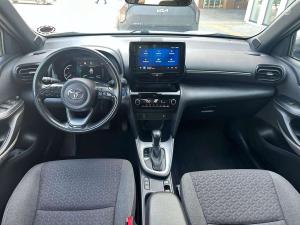 Pelēks Toyota Yaris Cross 2022 Viļņa, ar dzinēja tilpumu 1.49 L un nobraukumu 99 tūkst. km par 20950 €, foto 33 vietnē AUTOMOTO.COM.LV