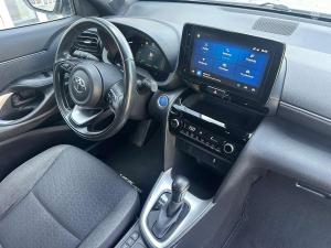 Pelēks Toyota Yaris Cross 2022 Viļņa, ar dzinēja tilpumu 1.49 L un nobraukumu 99 tūkst. km par 20950 €, foto 36 vietnē AUTOMOTO.COM.LV