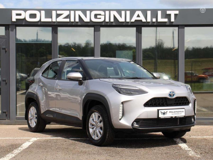 Серый Тойота Yaris Cross 2022 в Вильнюс, объемом двигателя 1.49 л и пробегом 23 тыс. км за 20900 €, фото 3 на AUTOMOTO.COM.LV