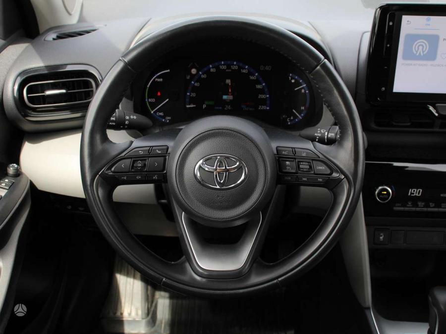 Серый Тойота Yaris Cross 2022 в Вильнюс, объемом двигателя 1.49 л и пробегом 23 тыс. км за 20900 €, фото 6 на AUTOMOTO.COM.LV