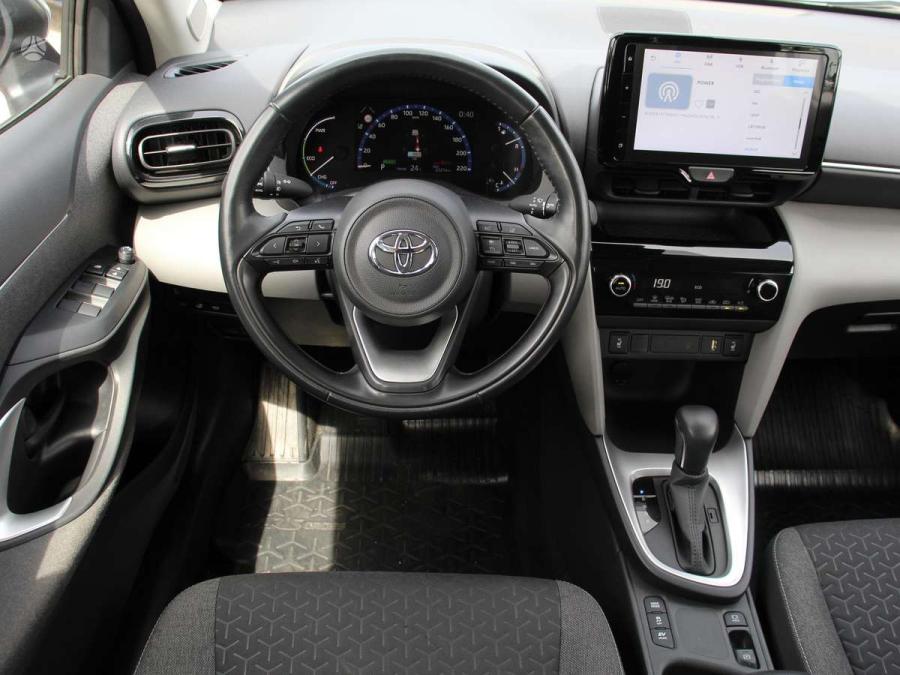 Серый Тойота Yaris Cross 2022 в Вильнюс, объемом двигателя 1.49 л и пробегом 23 тыс. км за 20900 €, фото 7 на AUTOMOTO.COM.LV
