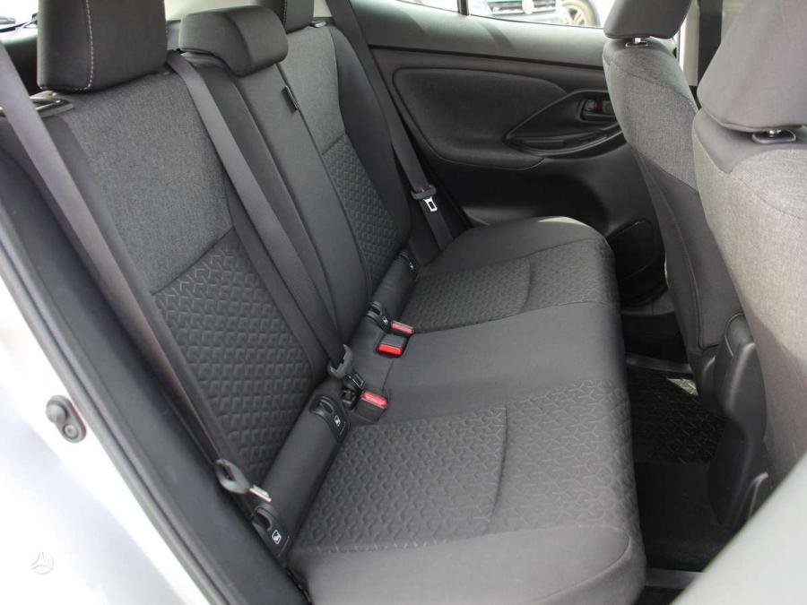 Серый Тойота Yaris Cross 2022 в Вильнюс, объемом двигателя 1.49 л и пробегом 23 тыс. км за 20900 €, фото 16 на AUTOMOTO.COM.LV