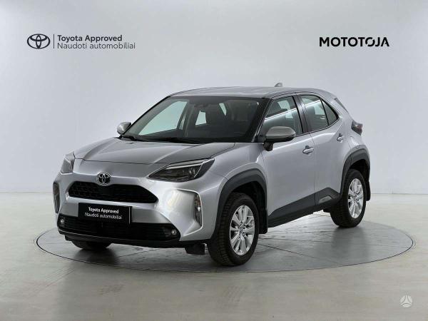 Grey Toyota Yaris Cross 2022 in Vilnius, with an engine capacity of 1.49 L and mileage of 94 thousand km for 17900 €, photo 1 on AUTOMOTO.COM.LV