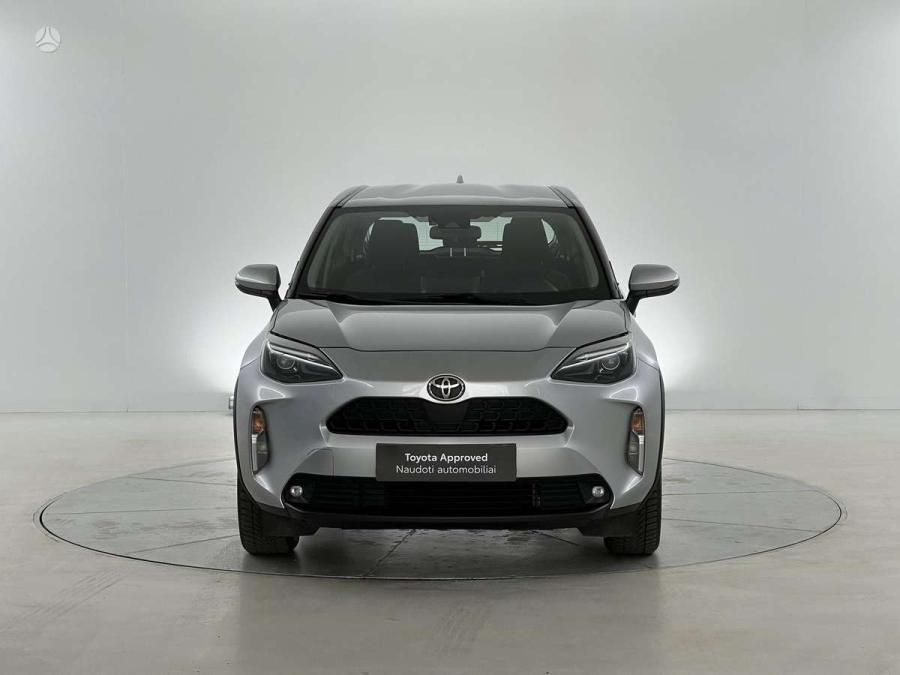 Серый Тойота Yaris Cross 2022 в Вильнюс, объемом двигателя 1.49 л и пробегом 94 тыс. км за 17900 €, фото 6 на AUTOMOTO.COM.LV