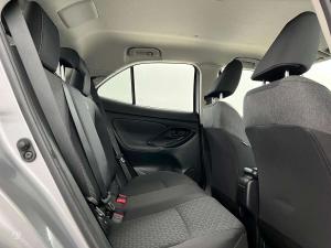 Серый Тойота Yaris Cross 2022 в Вильнюс, объемом двигателя 1.49 л и пробегом 94 тыс. км за 17900 €, фото 8 на AUTOMOTO.COM.LV