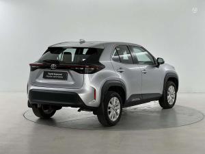 Серый Тойота Yaris Cross 2022 в Вильнюс, объемом двигателя 1.49 л и пробегом 94 тыс. км за 17900 €, фото 21 на AUTOMOTO.COM.LV