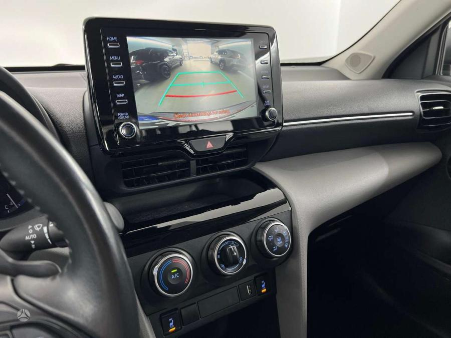 Серый Тойота Yaris Cross 2022 в Вильнюс, объемом двигателя 1.49 л и пробегом 94 тыс. км за 17900 €, фото 23 на AUTOMOTO.COM.LV